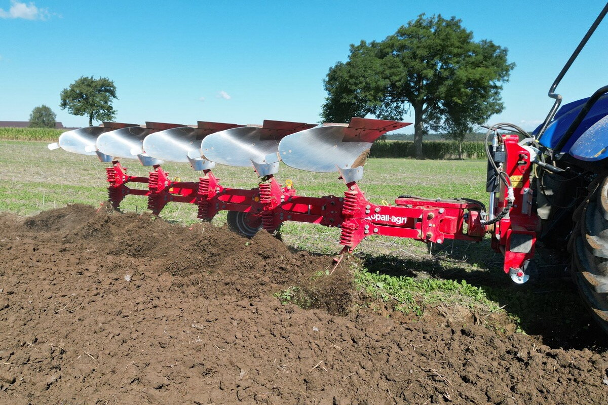 Mouldboard Ploughs | cassavatech.com